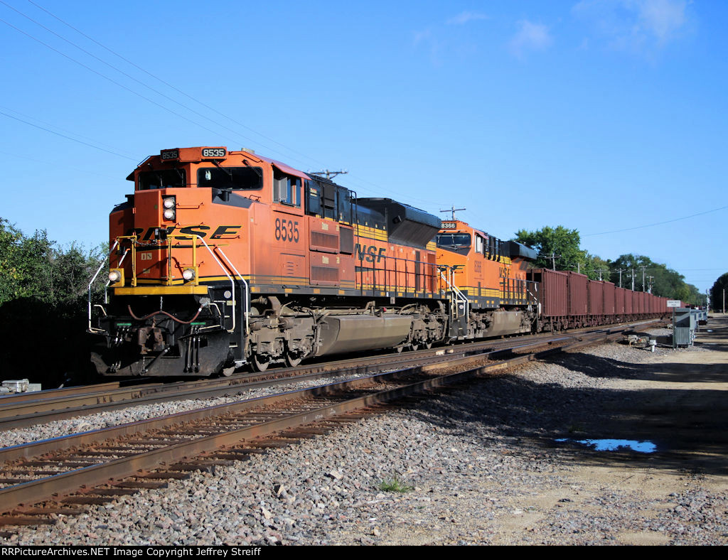 BNSF 8535